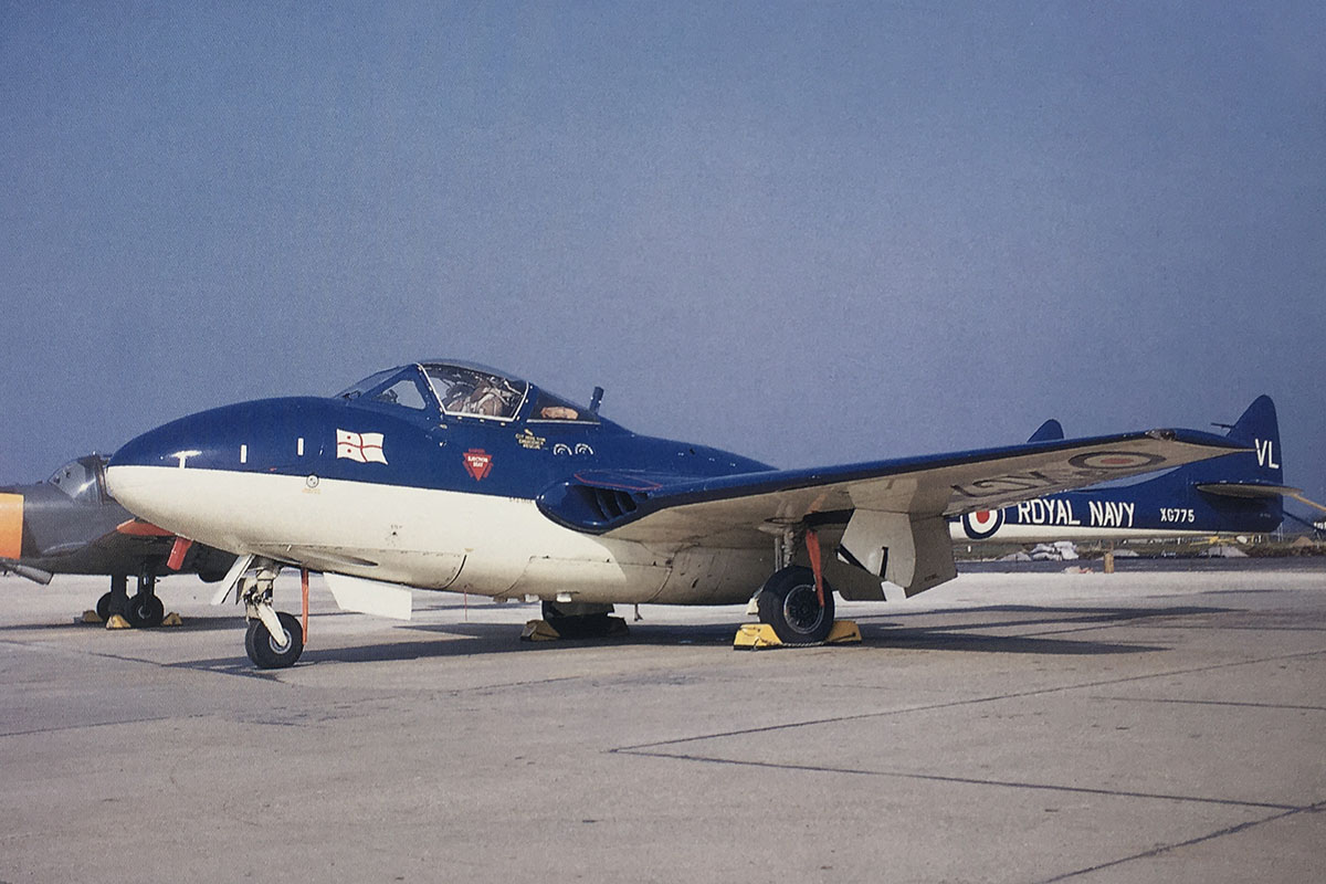 De Havilland Sea Vampire T22 x2 Finished +++ - Work in Progress ...